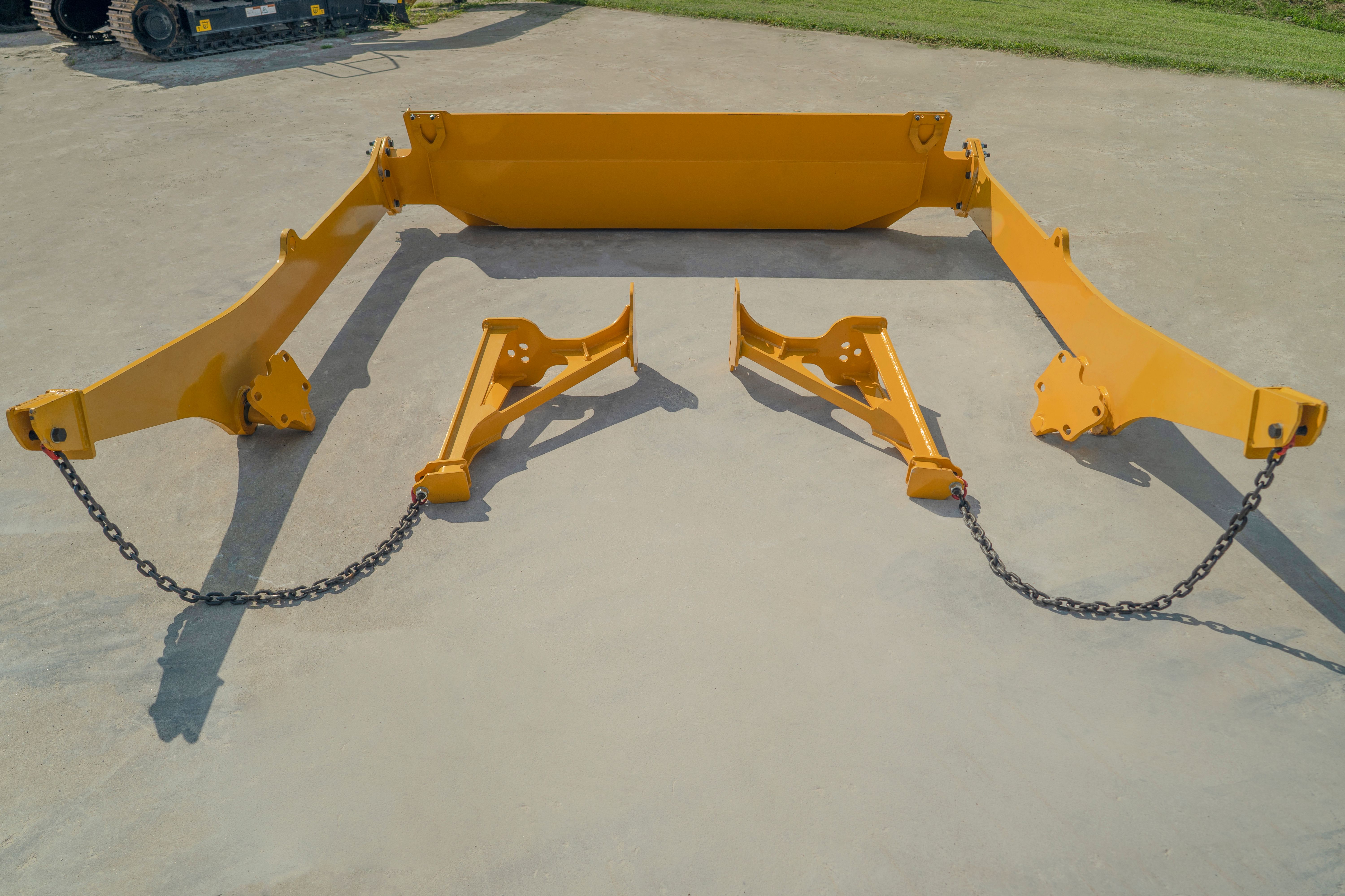 TAILGATE FOR 25 TON ARTICULATED DUMP TRUCK | Newman Tractor