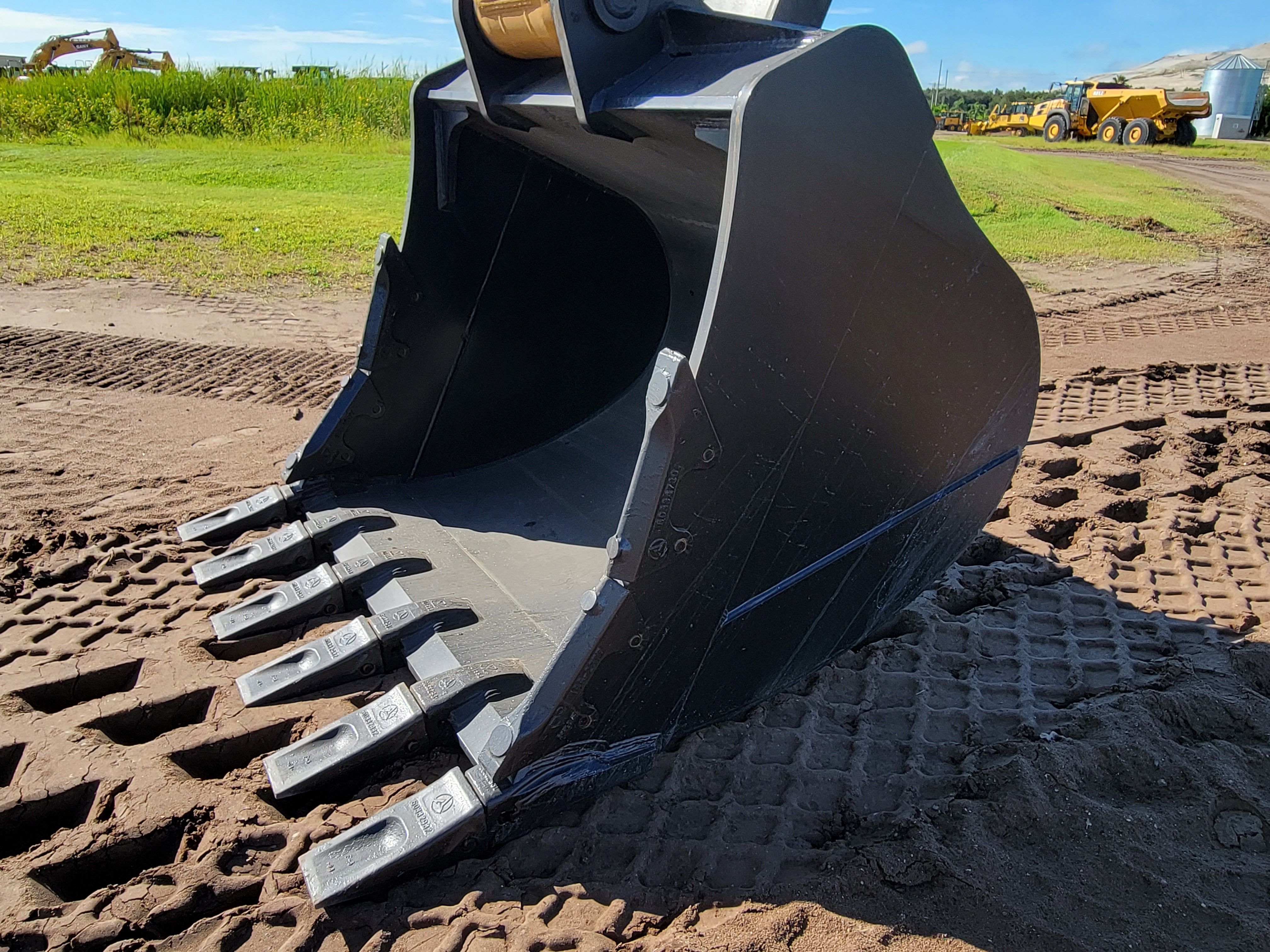 72" BUCKET FOR SY500H For Sale | Newman Tractor