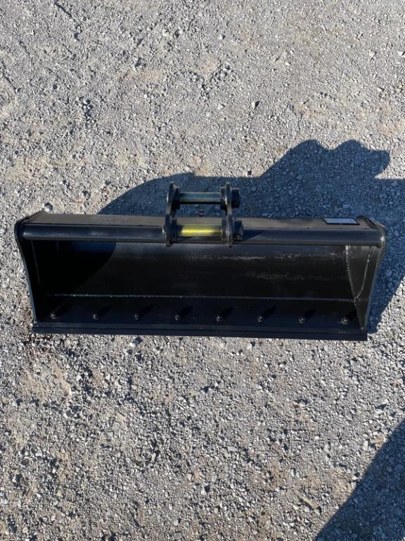 48" EXCAVATOR DITCH CLEANING BUCKET 40MM PIN | Newman Tractor