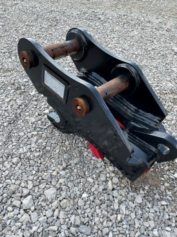 HYDRAULIC QUICK COUPLER FOR SY60C | Newman Tractor