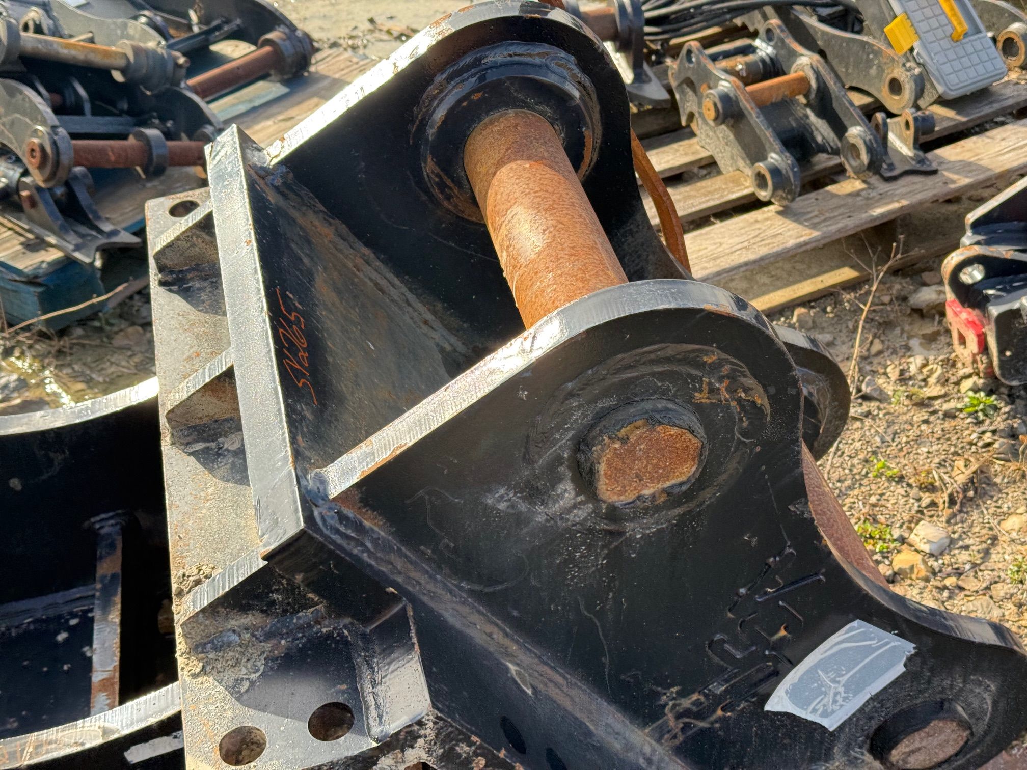 ALLU PADDING BUCKET MOUNT BRACKET FOR SY265C For Sale | Newman Tractor