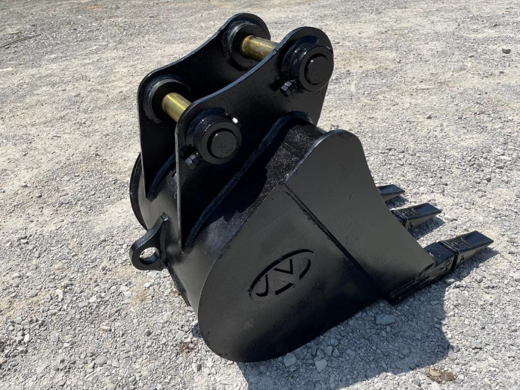 18" EXCAVATOR DIGGING BUCKET 40MM PIN | Newman Tractor