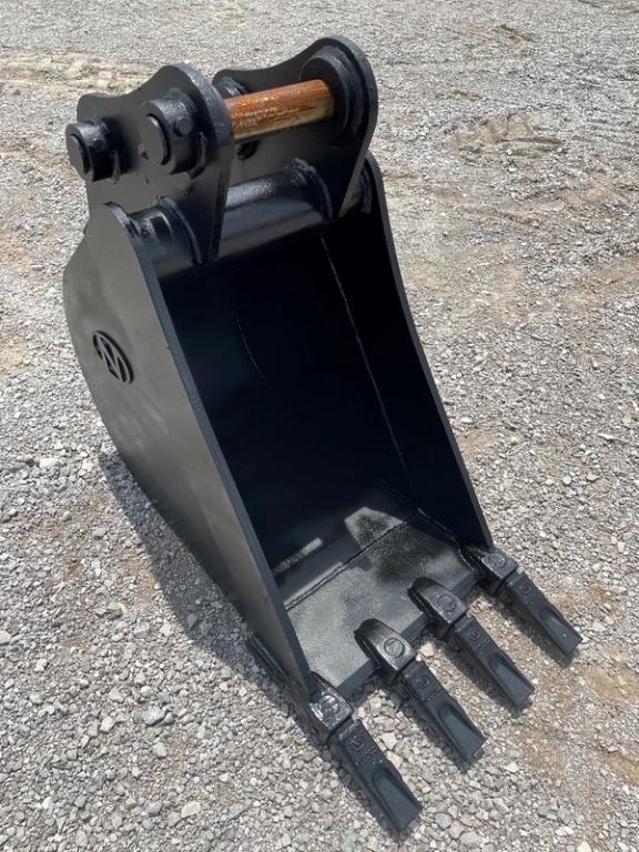 18" EXCAVATOR DIGGING BUCKET 50MM PIN | Newman Tractor