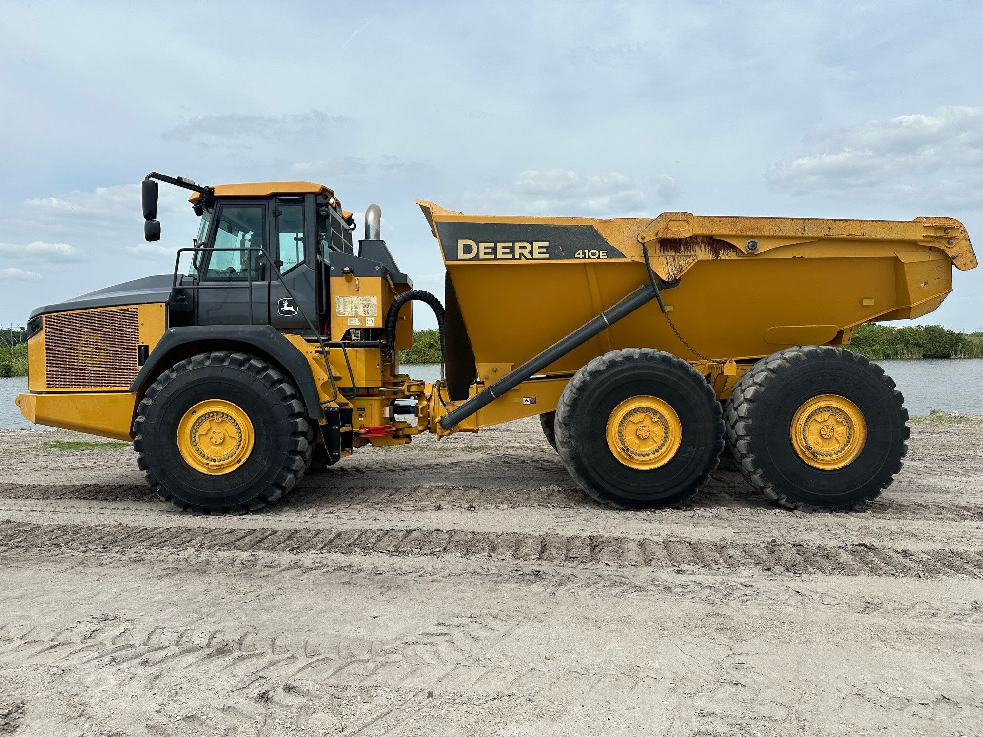 2020 JOHN DEERE 410E For Sale | Newman Tractor