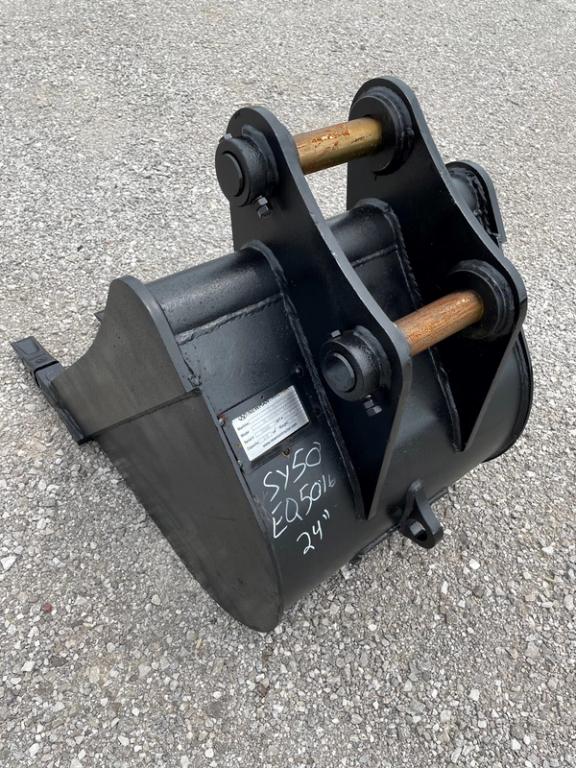 24" EXCAVATOR DIGGING BUCKET 45MM PIN | Newman Tractor