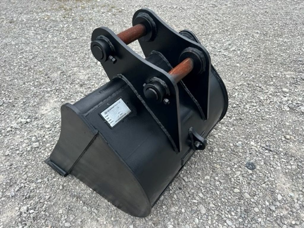 30" EXCAVATOR DITCH CLEANING BUCKET 50MM PIN | Newman Tractor