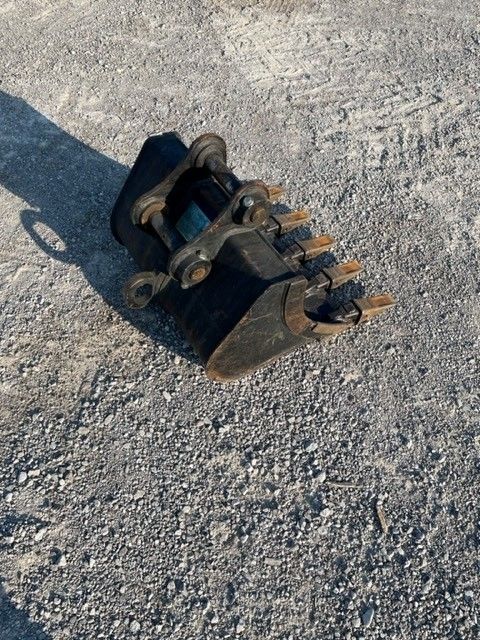 24" BUCKET FOR SY35U For Sale | Newman Tractor