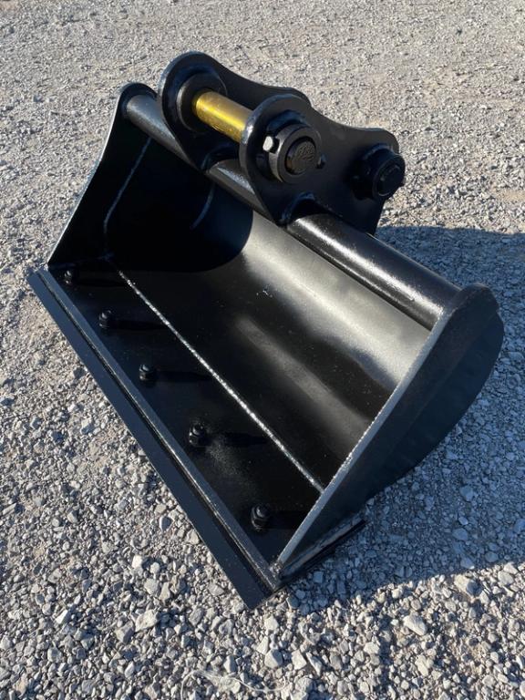 30" EXCAVATOR DITCH CLEANING BUCKET 40MM PIN | Newman Tractor