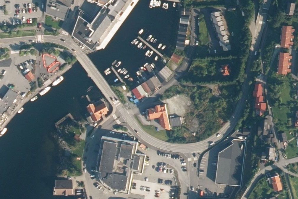 Skal måla flekkar på bakken før ny runde med flyfoto