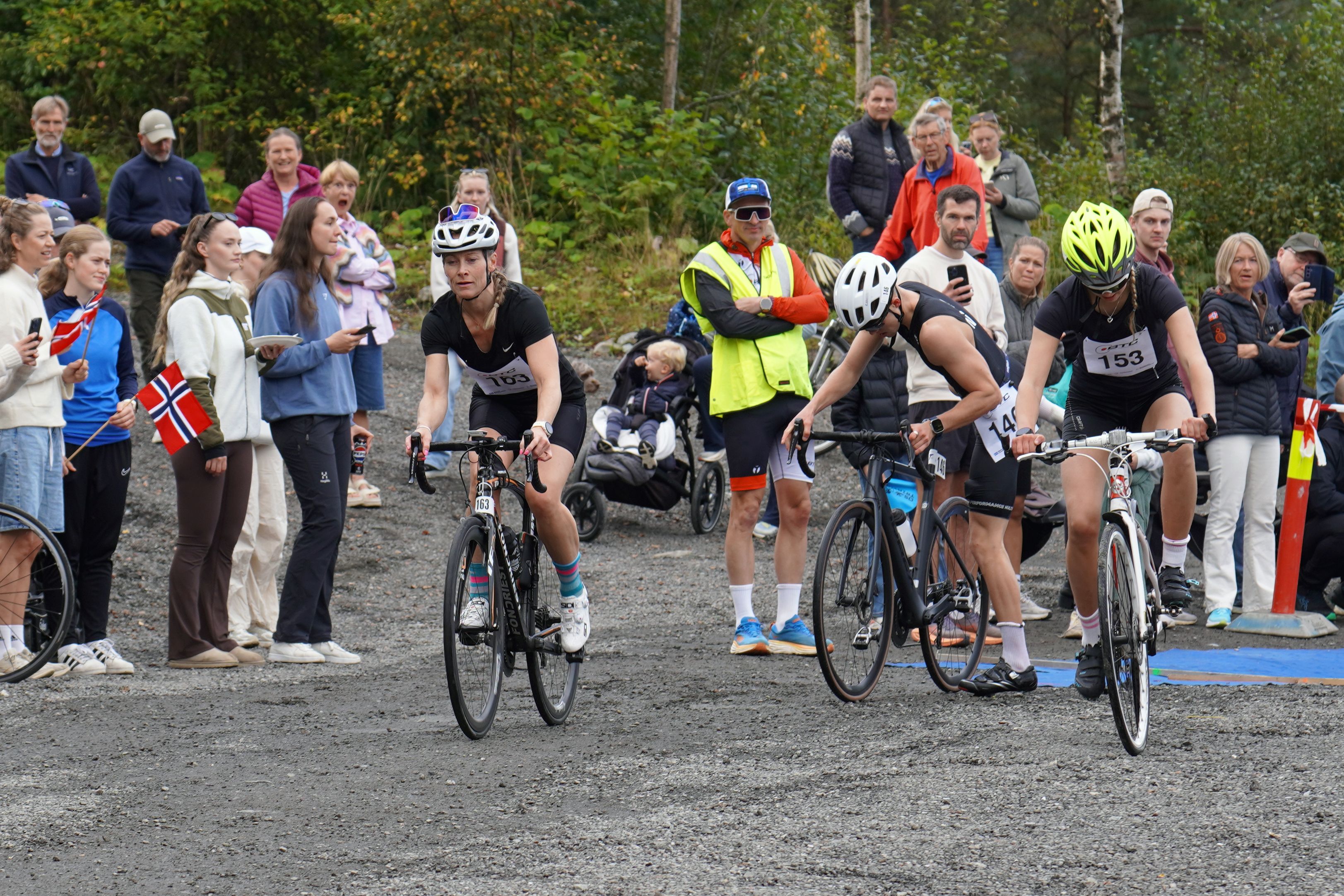 Sol, sveitte og siger: Triatletar samla på Os