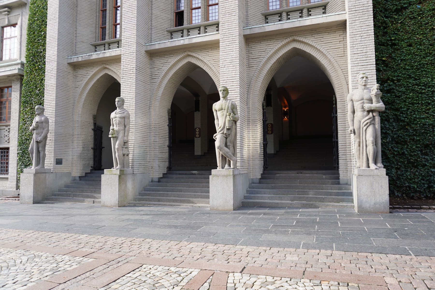 Truga rektor for at dottera skulle få vitnemål