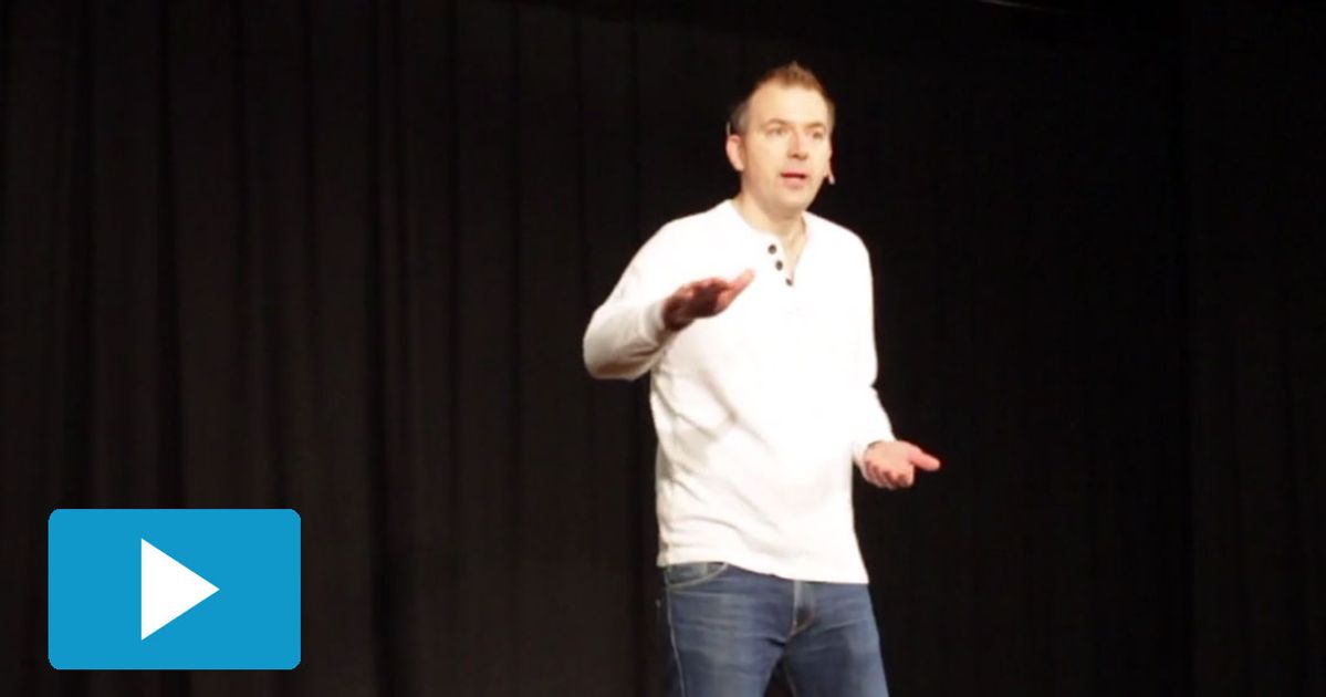 VIDEO: Solid standup-debut av Thomas Helgesen - Midtsiden