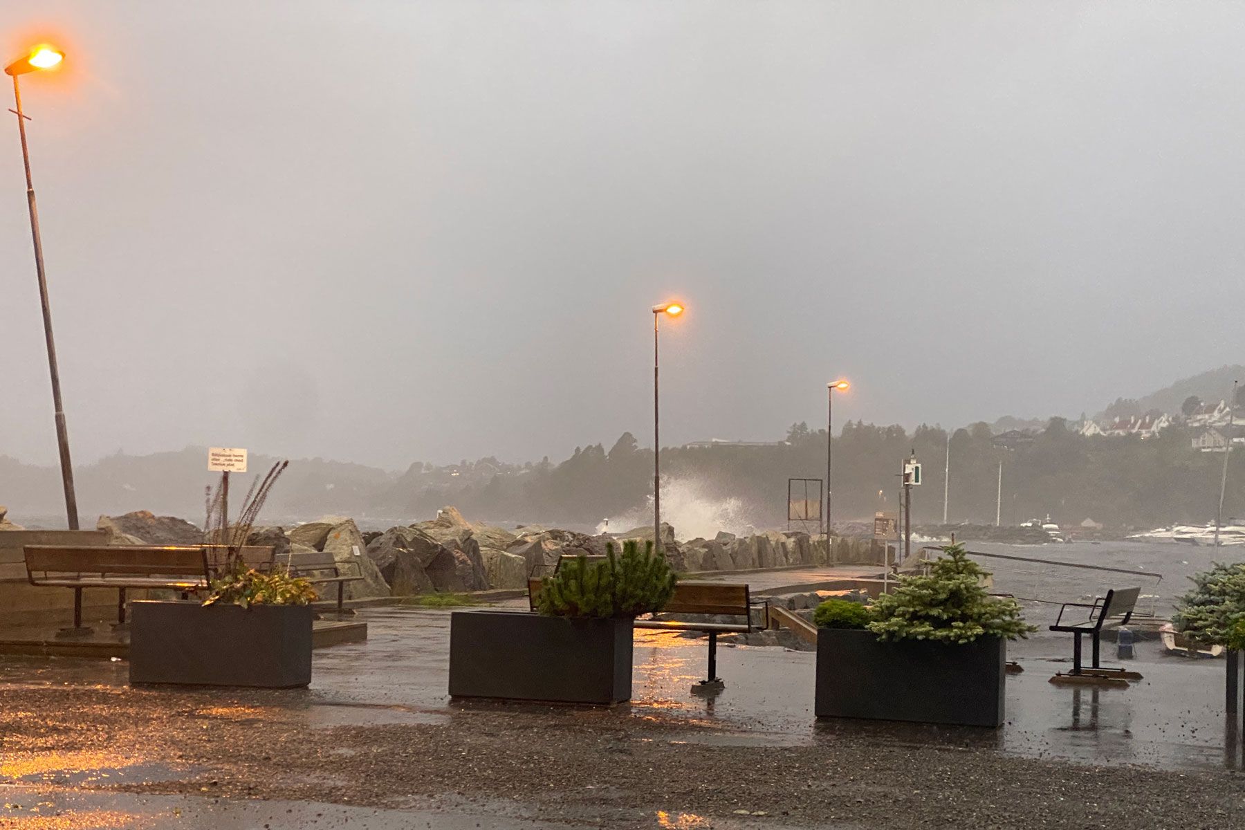 Frå frisk bris til sol og 18 gradar - Midtsiden