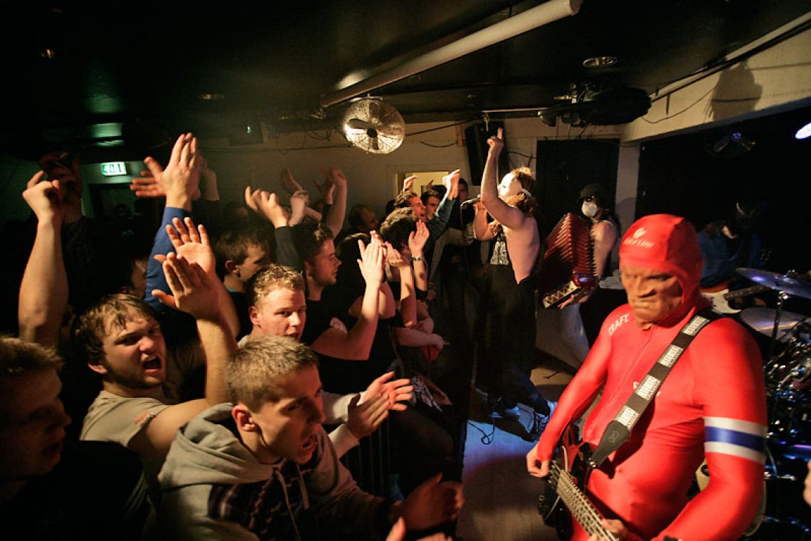 I kø for «Krabbeklo»