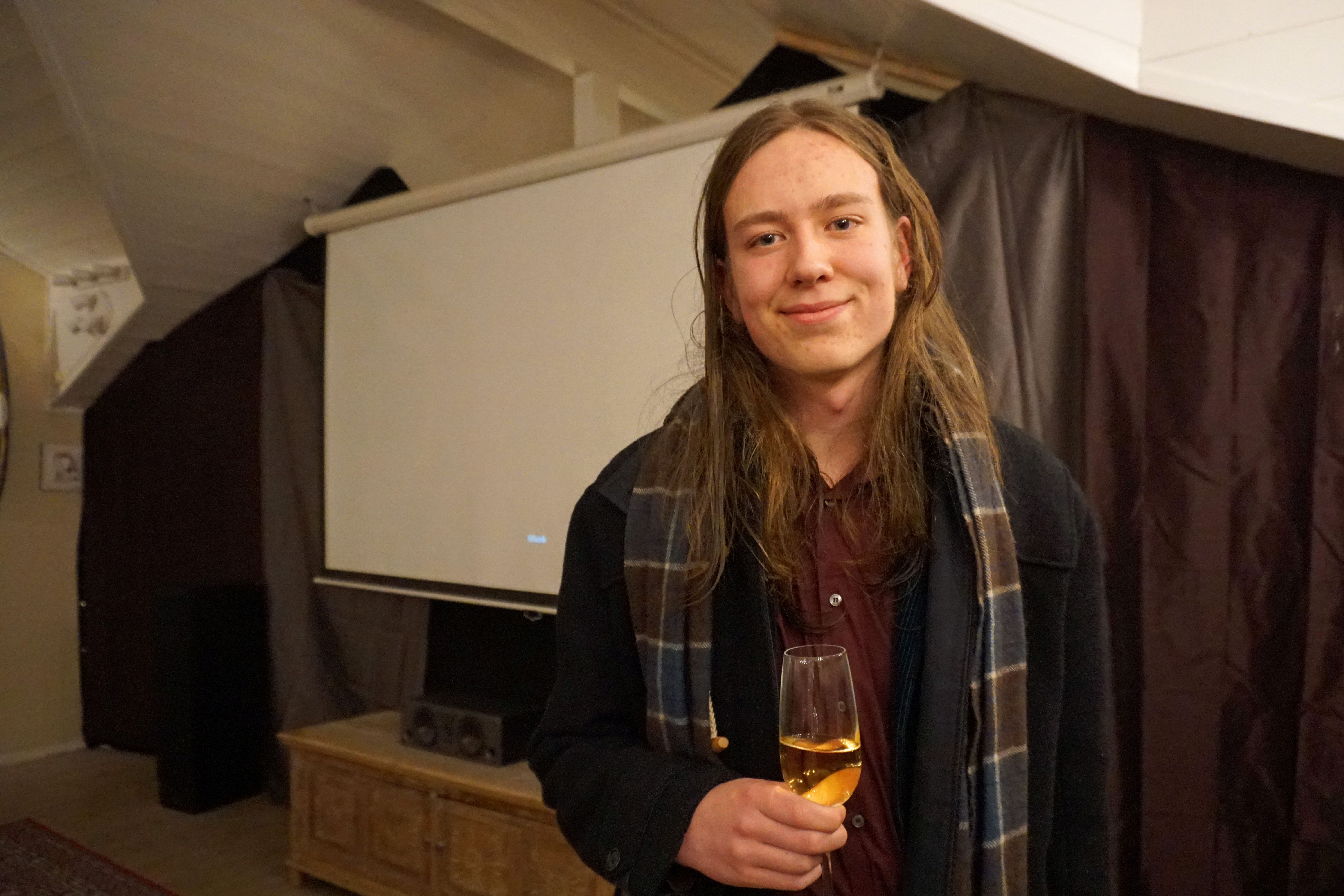 Møt Benjamin - en av bygdens nyeste filmskapere