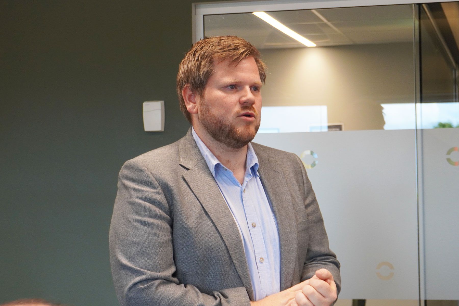 Rask og positiv på plan og bygg: Fekk skryt av politisk utval - Midtsiden