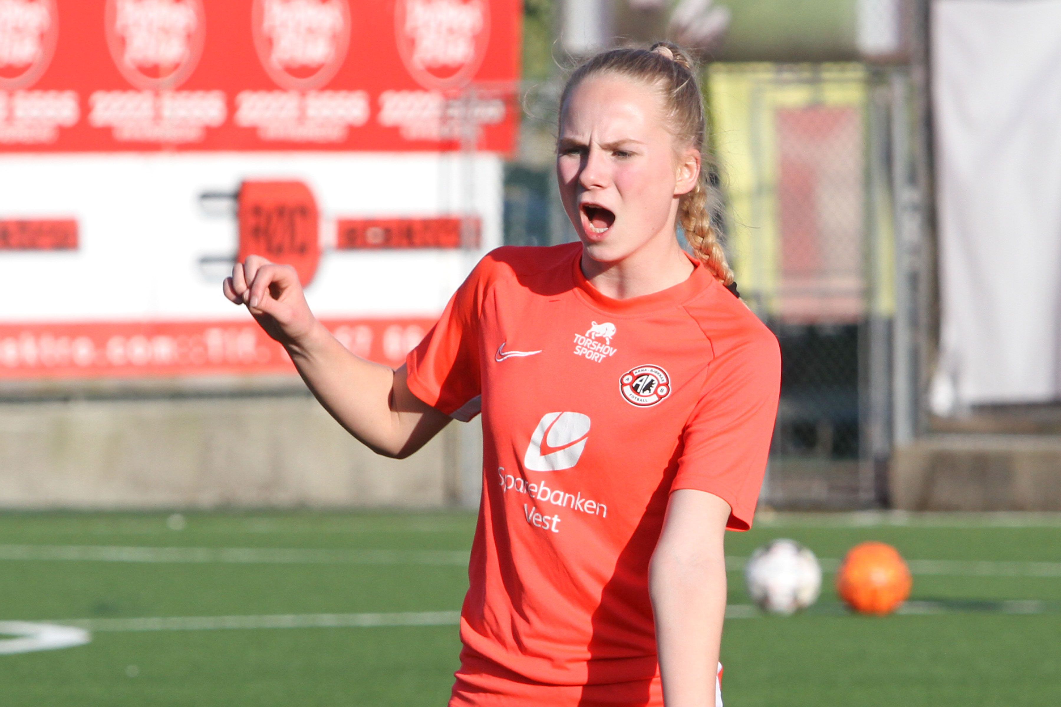 Linnea skåra 5 (!) mål på éin kamp