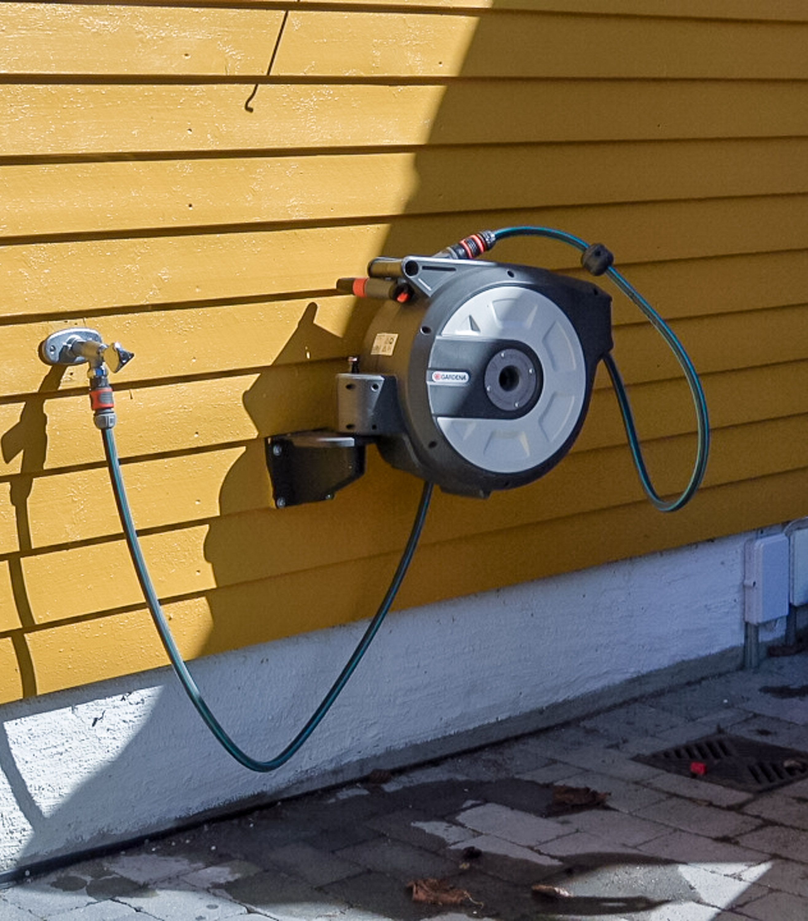 Minner hus- og hytteeiere om å stenge utekranen - Midtsiden