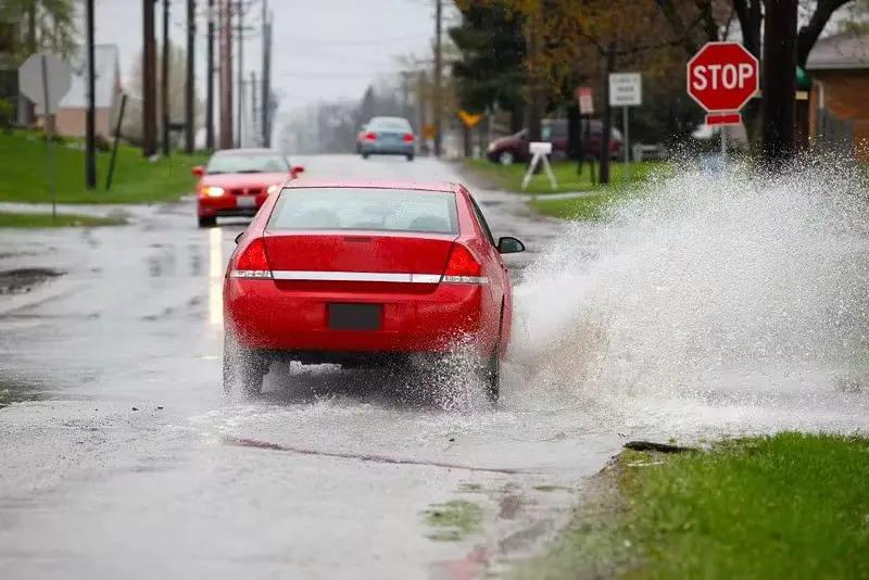 Hydroplaning | Driving In Dangerous Conditions | Hard Rain