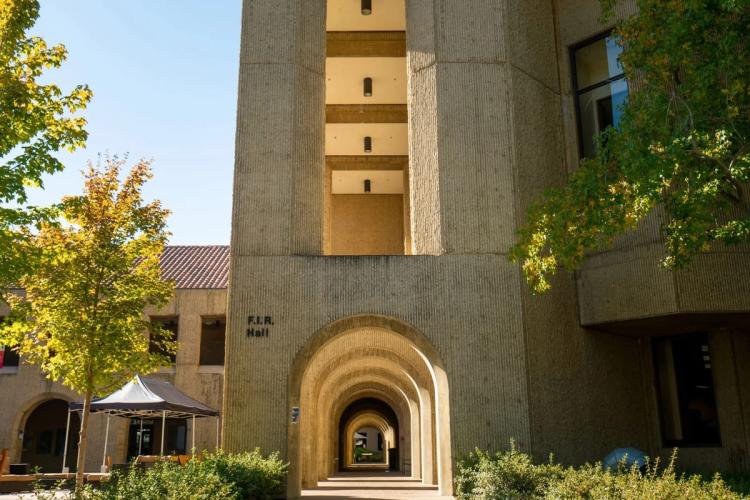 Stanford Law Personal Statement Guide: Examples & Admit Tips | Leland