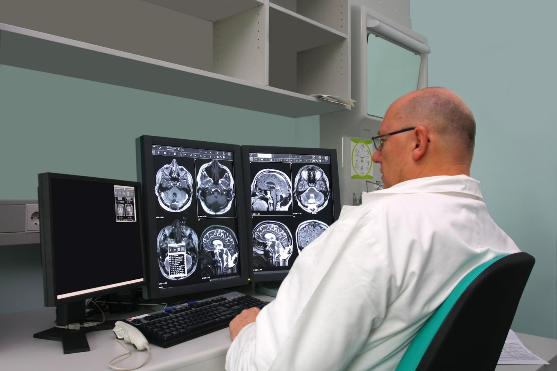 How to Become a Radiologist: Schooling, Career Path, & Salary | Leland