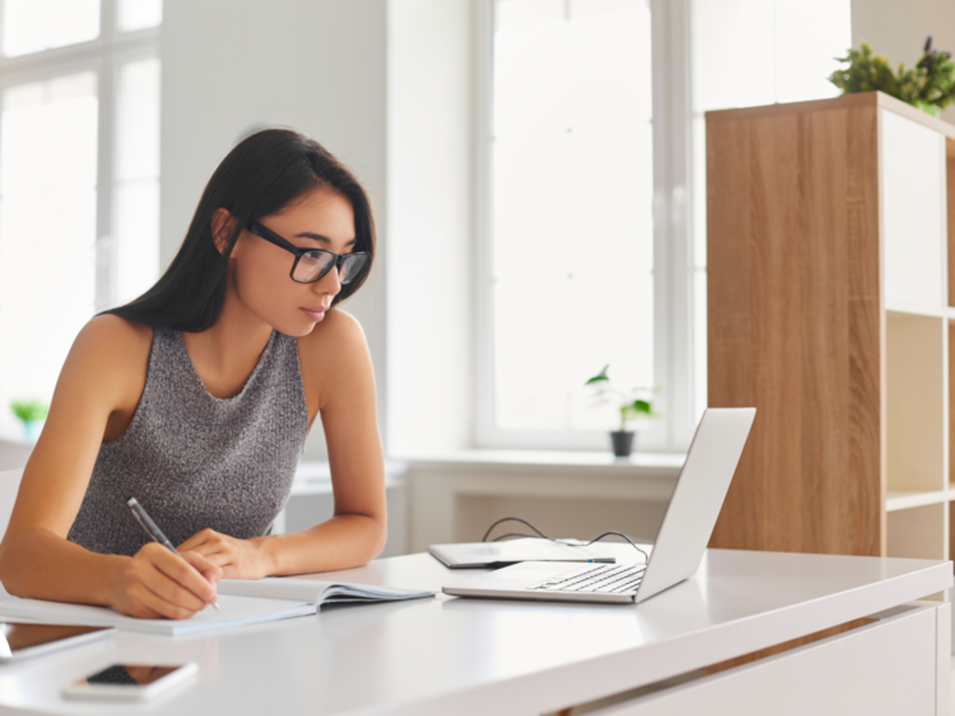 How to Get Into a Top MBA Program With a Low GPA or GMAT/GRE Score | Leland