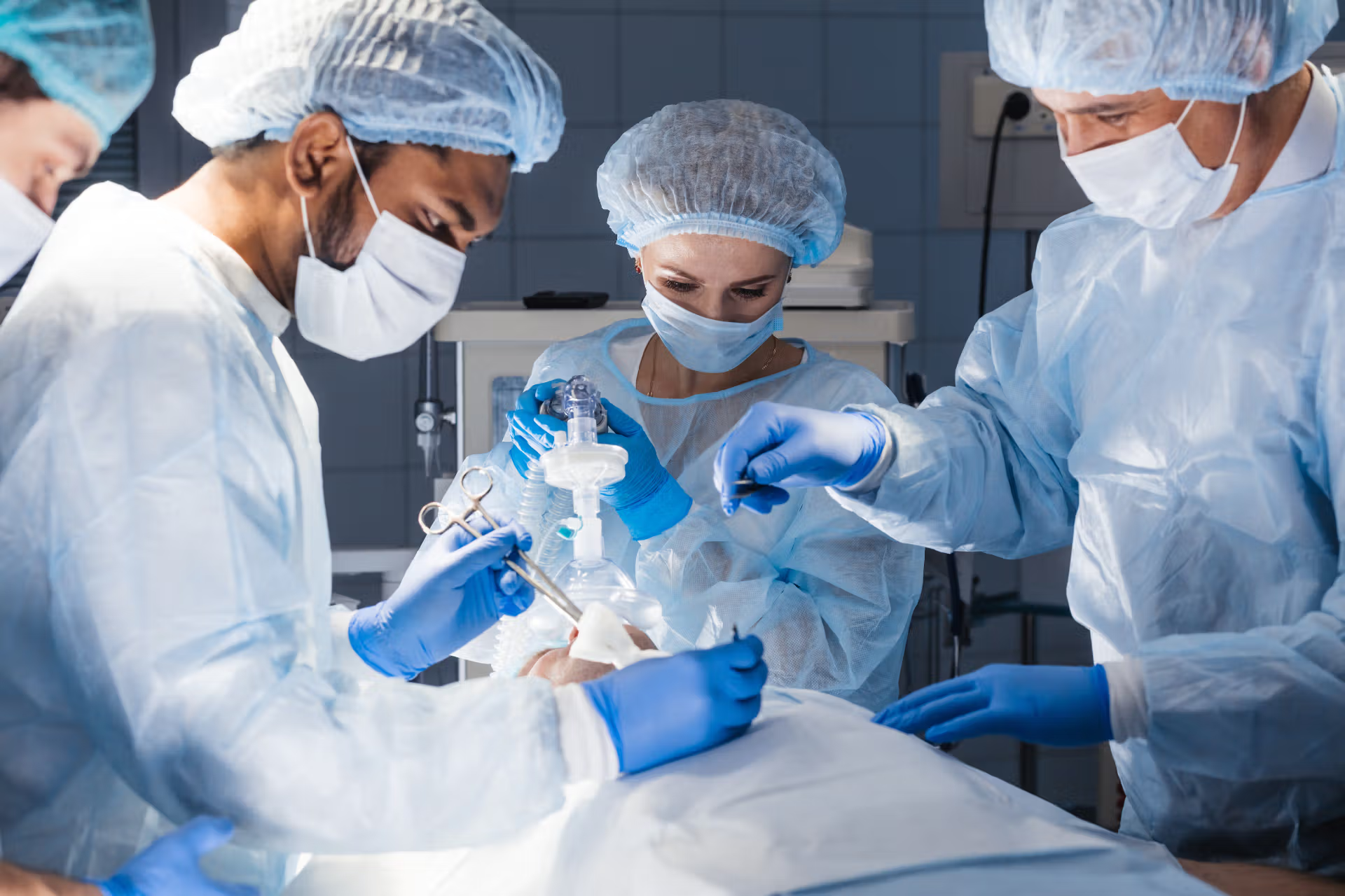 General Surgeon Salary: How Much Do General Surgeons Make? | Leland