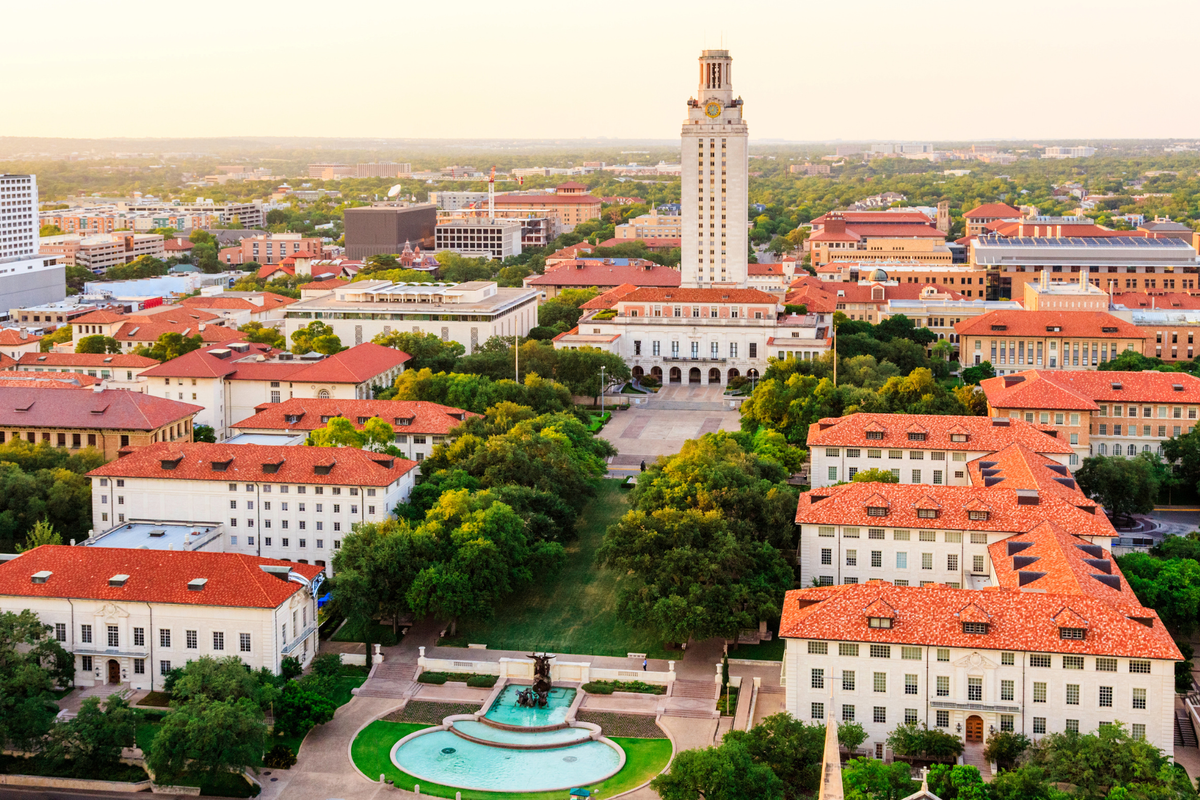 UT Austin McCombs MBA: Acceptance Rate, Deadlines, Cost, Requirements ...