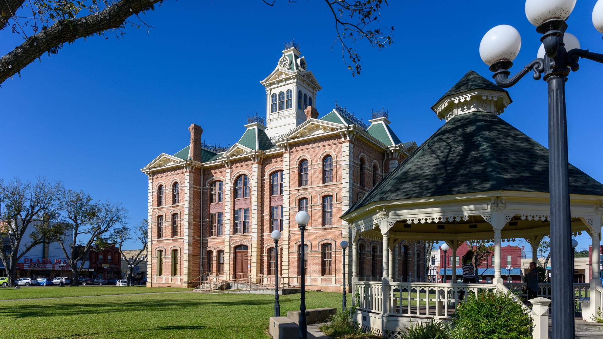 Chicago Booth MBA Cost: Tuition & Fees Breakdown | Leland