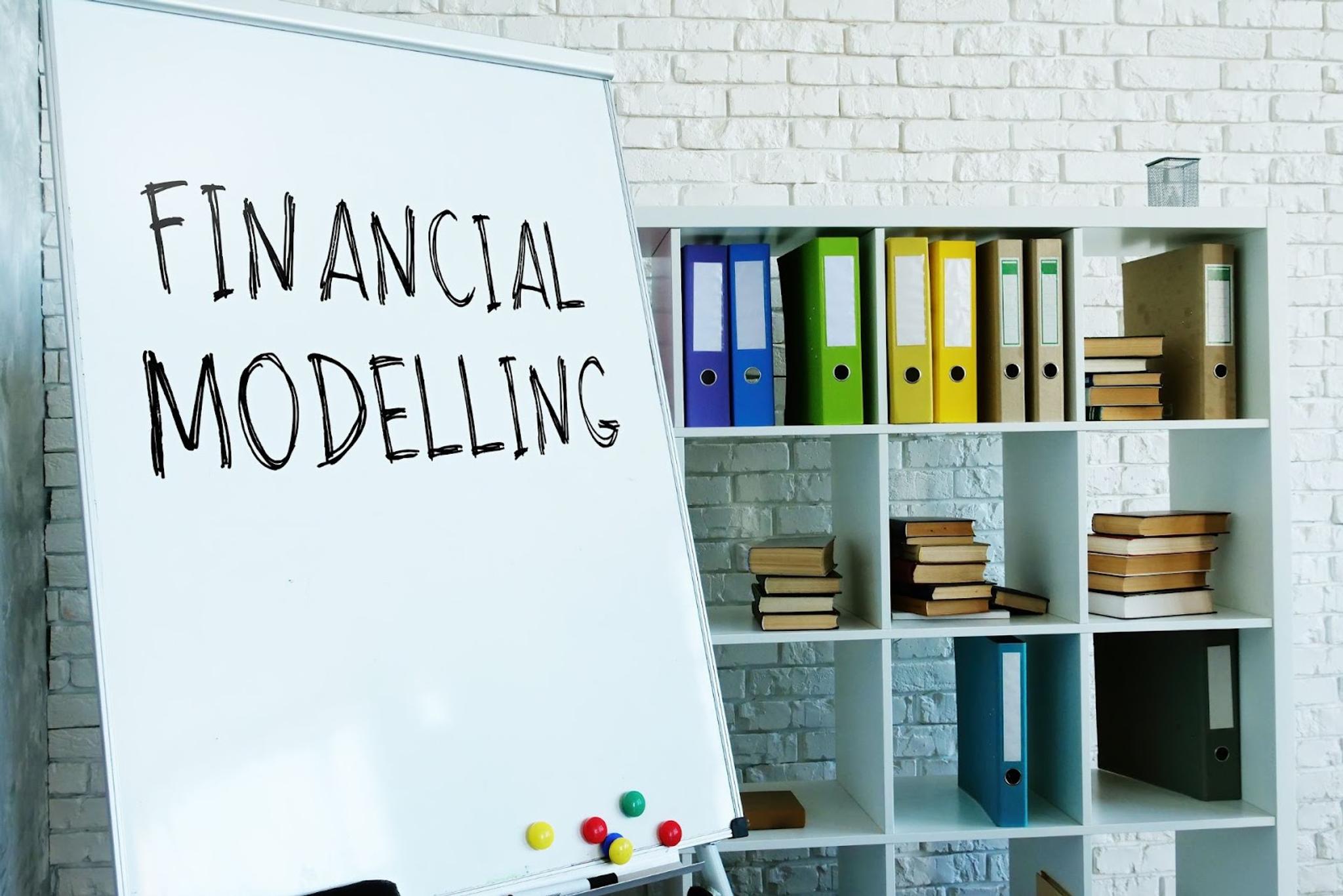 Intro to Financial Modeling – With Examples (2025) | Leland