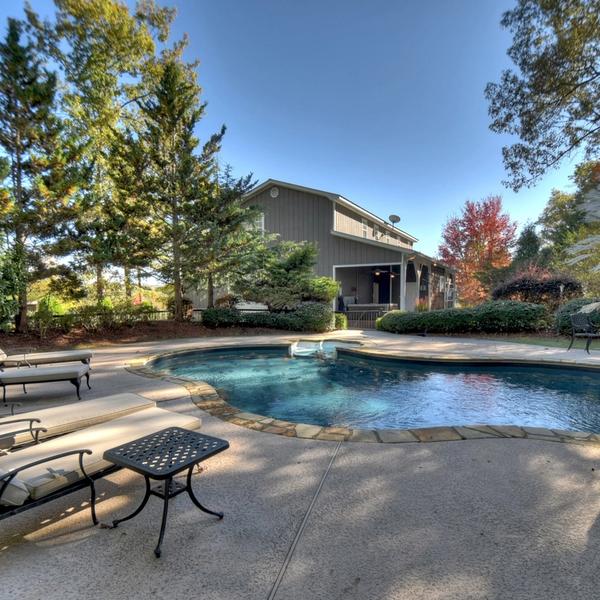 Moonlight Retreat | Blue Ridge Vacation Rental | The 100 Collection™