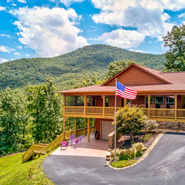 Knight Sky | Suches And Blairsville Vacation Rental | The 100 Collection™