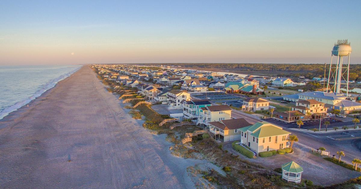 How to Host an Oyster Roast in Your Vacation Rental | The 100 Collection™