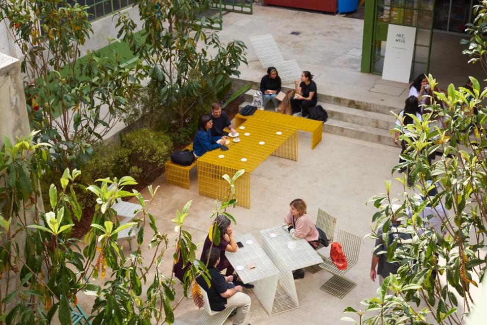 Common Landscape by Estudio Ome