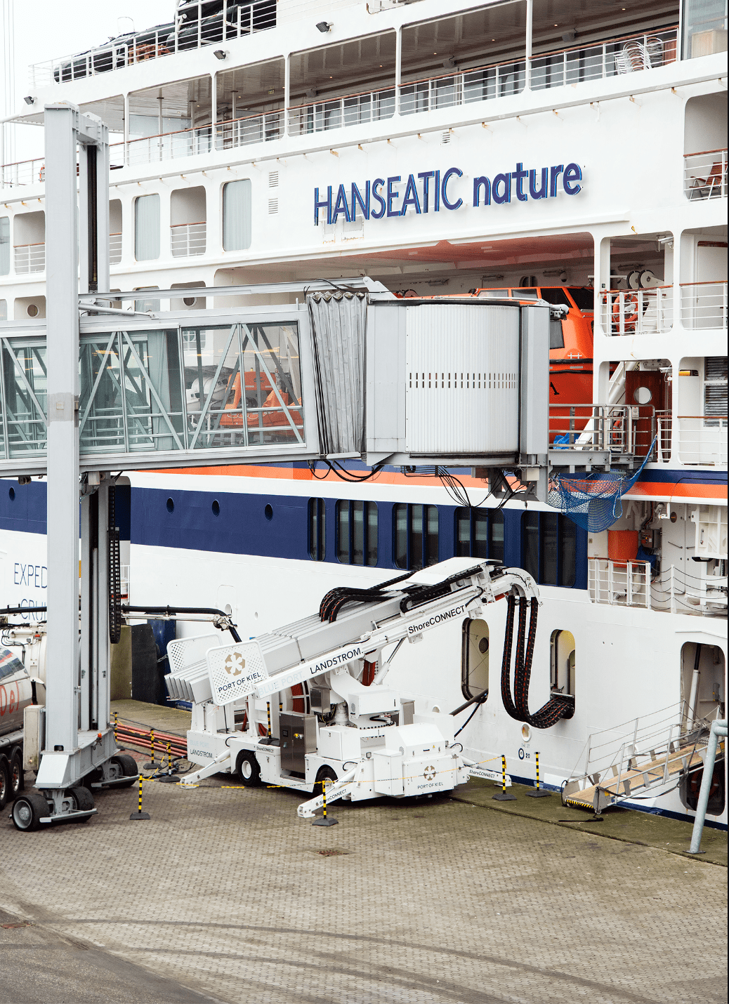 Shore power connection of the HANSEATIC nature successfully inspected ...