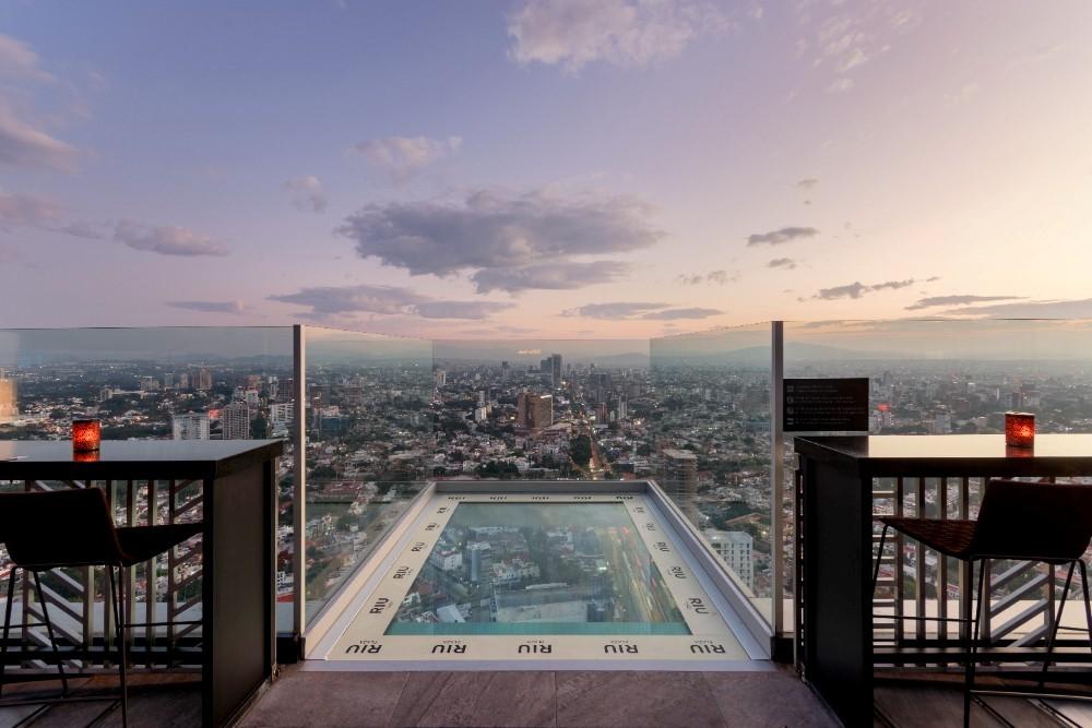 Riu Plaza Guadalajara opens a 360° Rooftop Bar on the hotel’s 41st ...