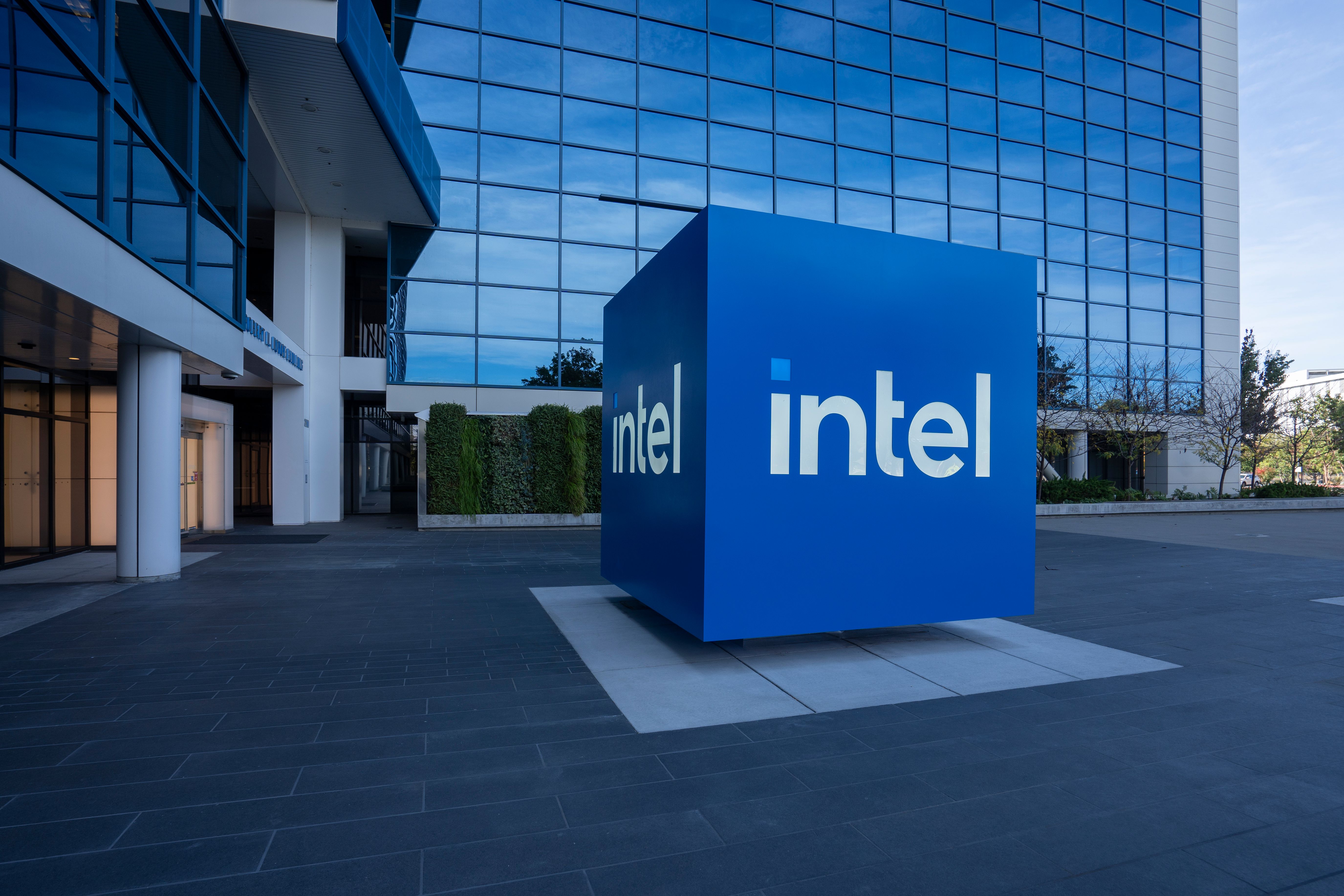 Intel to lay off 15% of workforce after ugly quarterly report