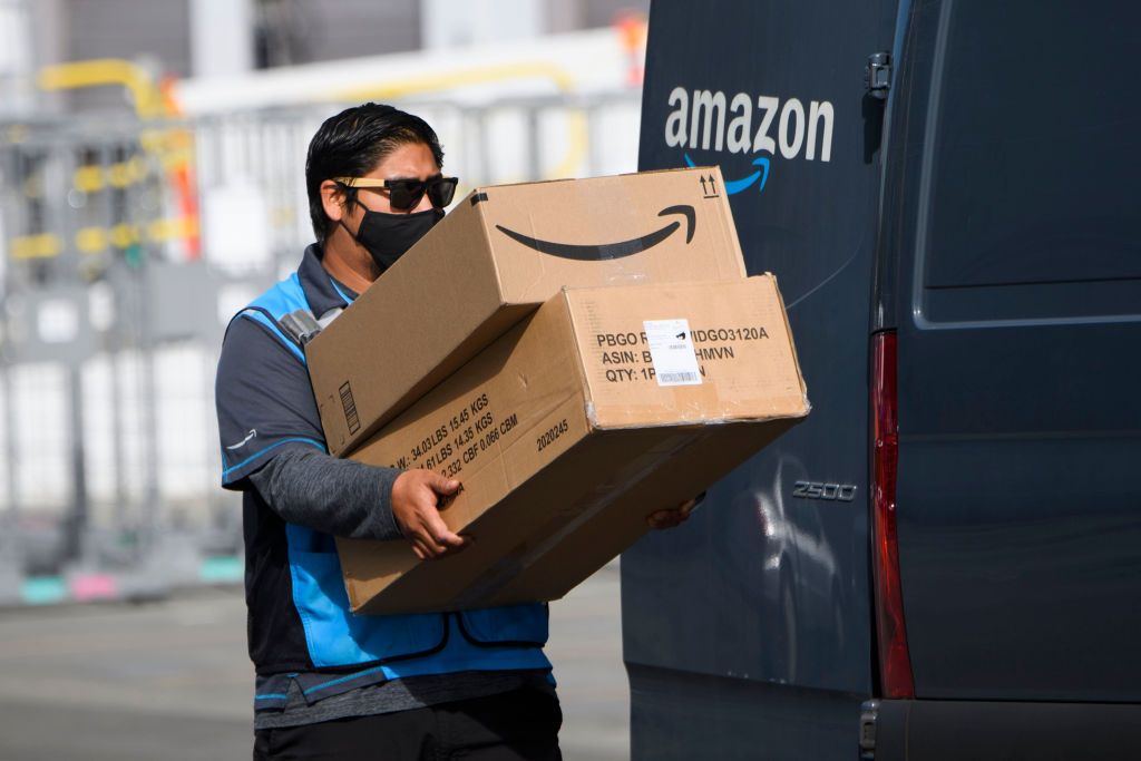 Amazon smart glasses could help delivery drivers avoid dogs