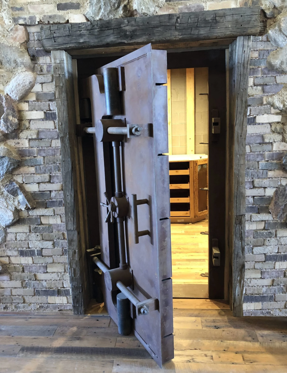How to build a secret door