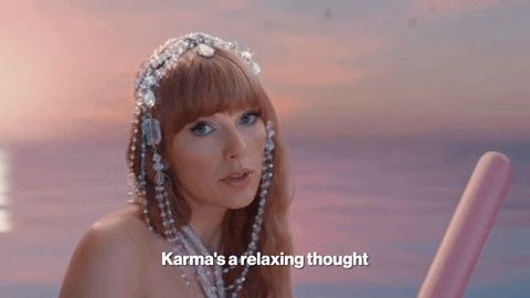 How Taylor Swift shows leadership