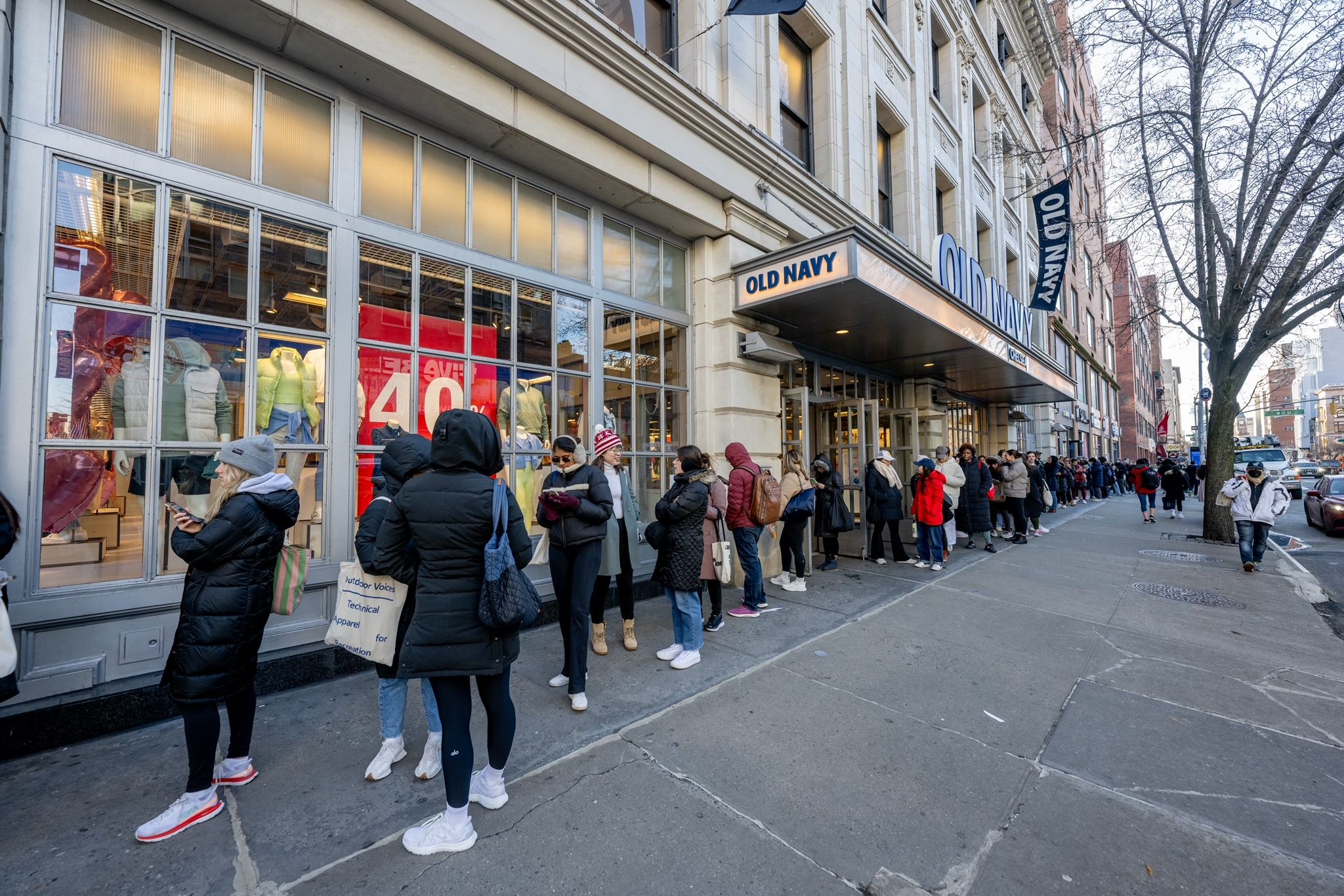 Why nearly 2,000 people lined up to get a pair of Athleta tights