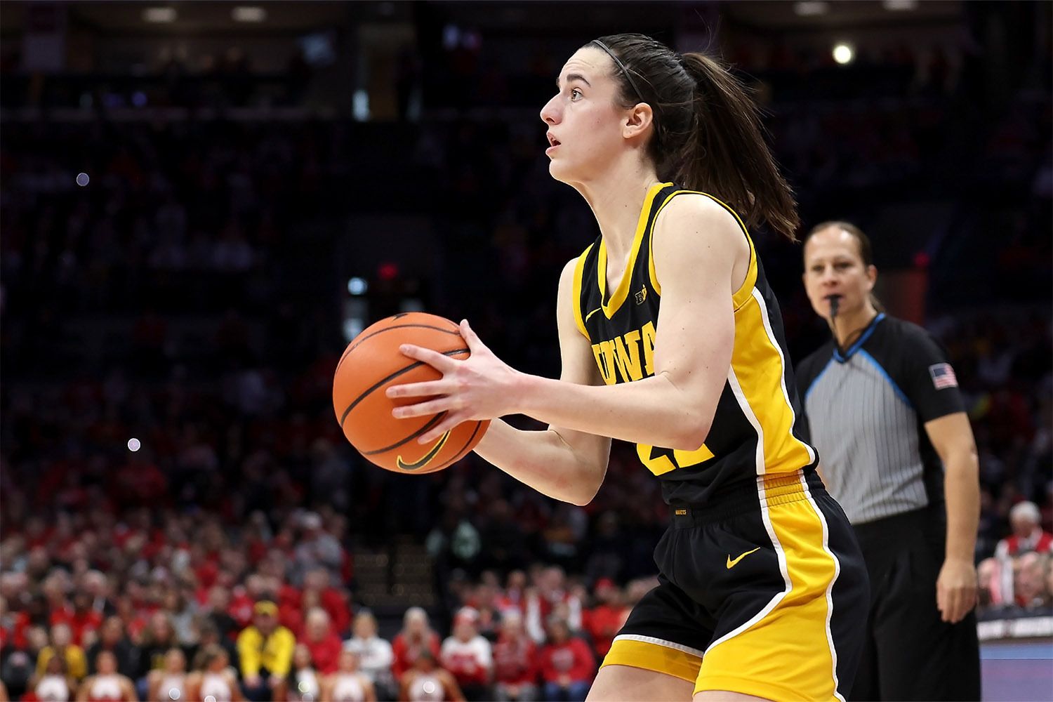 Caitlin Clark shatters NCAA scoring record