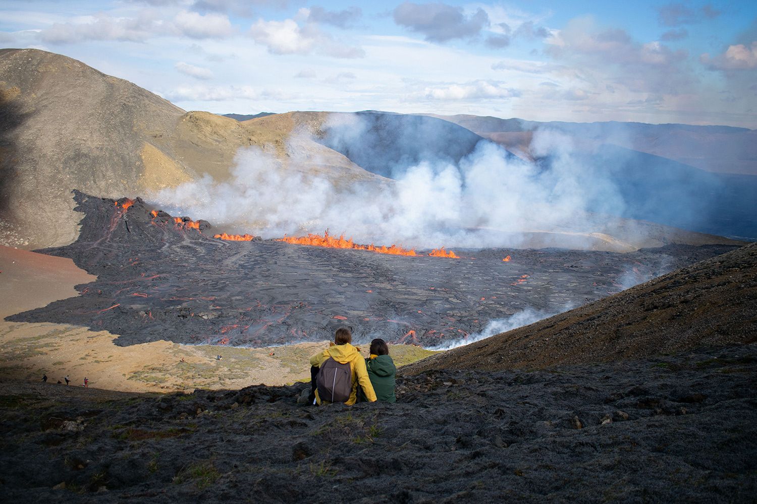 Iceland volcano erupts, drawing crowds of nature lovers
