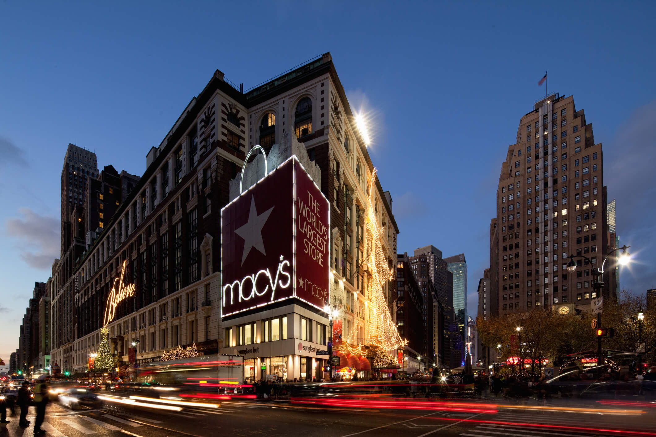 Macy's Will Close 125 Stores, Cut 2,000 Corporate Jobs