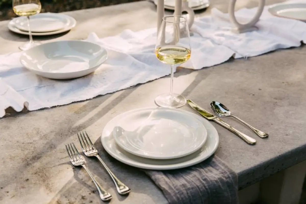 How to Set a Table the Right Way