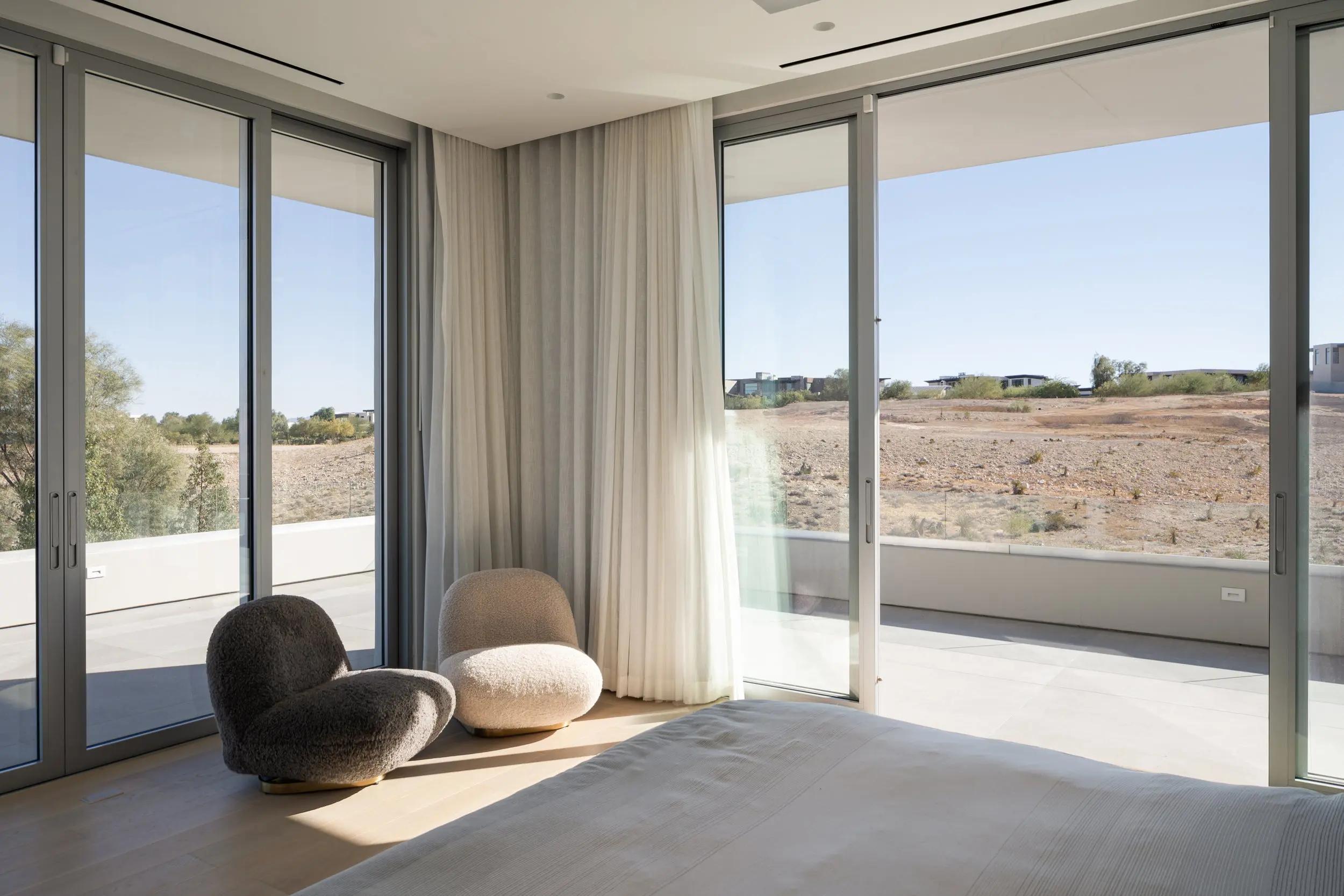 Best Ways to Clean Doors Like a Pro