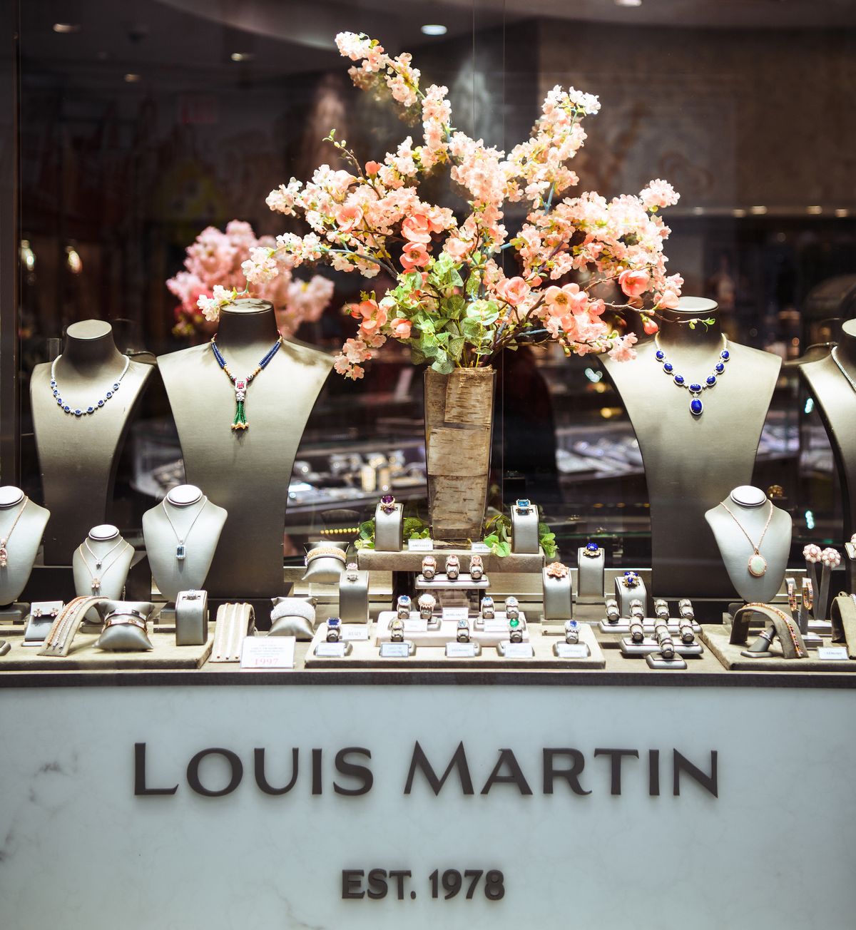 Rockefeller Center | NYC's Famous Cultural Landmark & Observation Deck