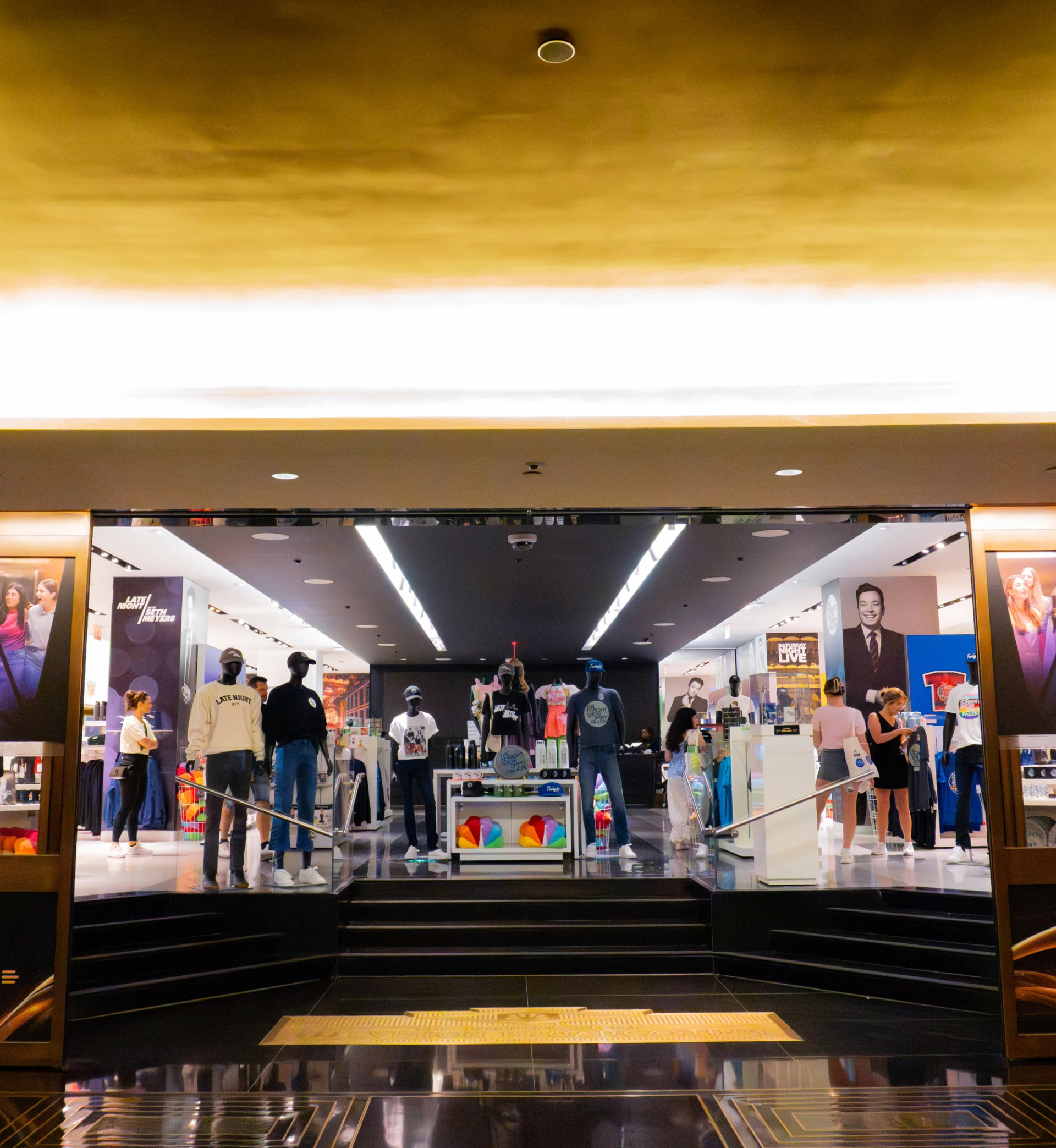 Catbird has set up shop at the iconic Rockefeller Center! Find them on ...