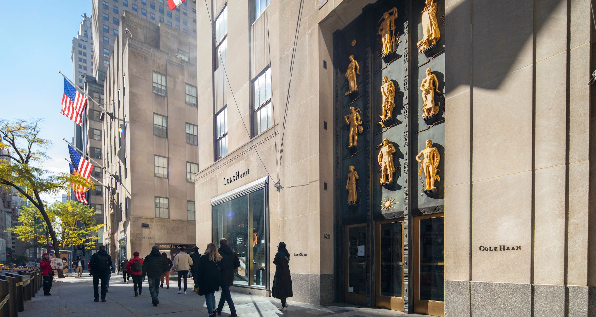 Just Look Up: Skygazing Viewpoints at Rockefeller Center