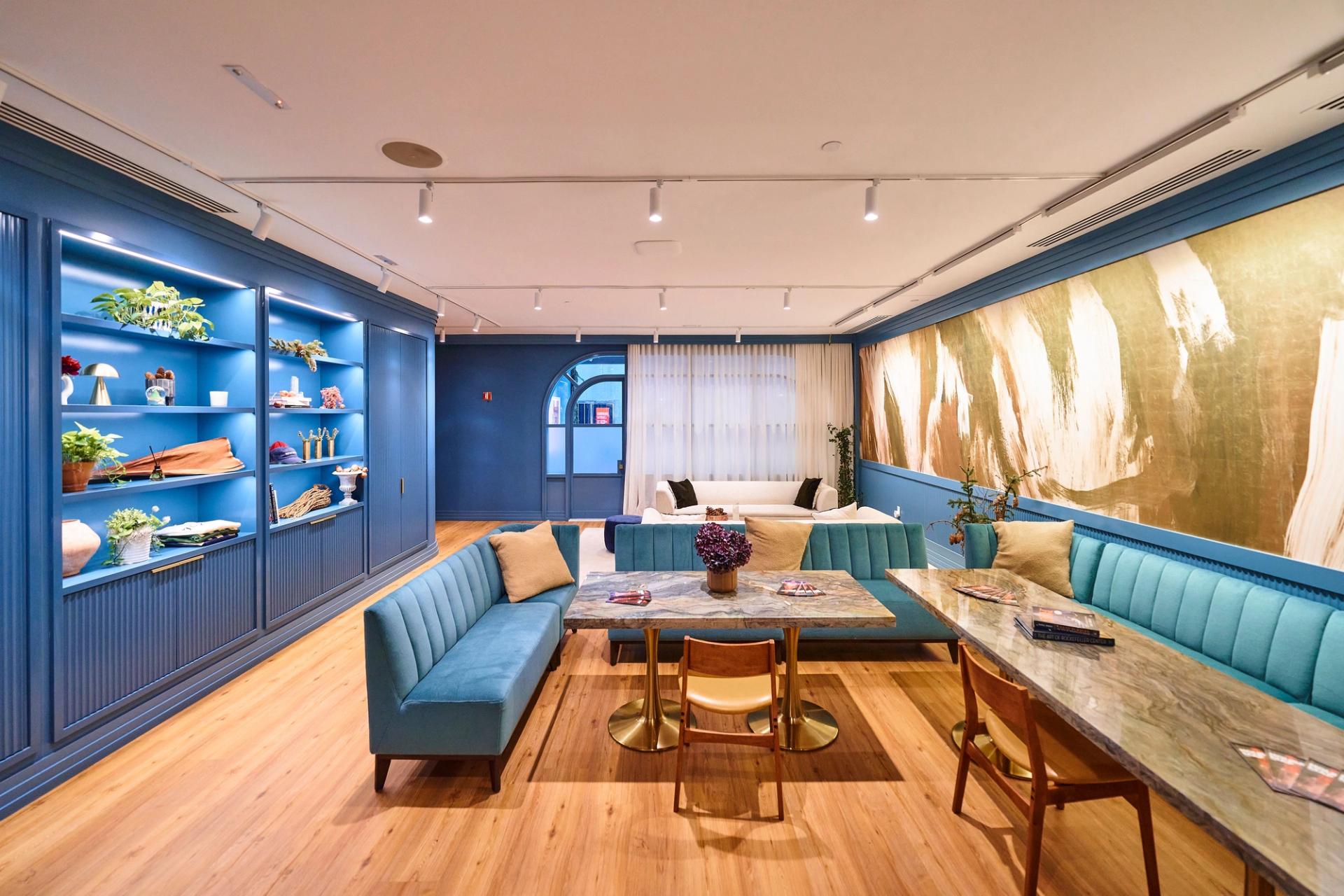 The Beam | Recreate An Iconic 1930s Photo in NYC at Rockefeller Center